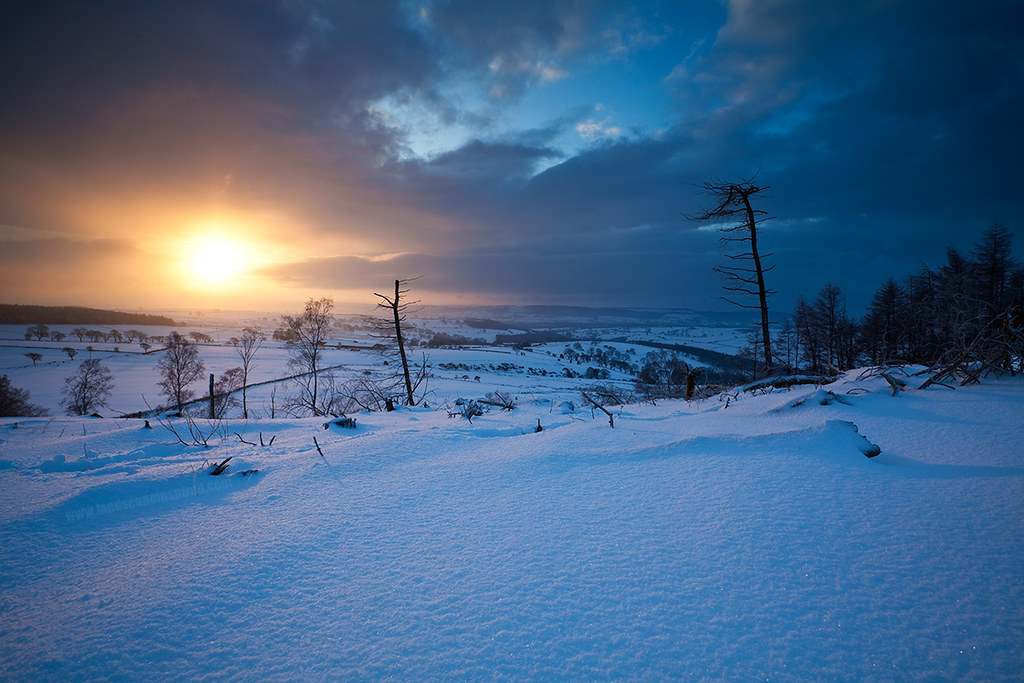 Three-Day Snow Warning For UK; Extreme Snowfall Paralyzes Northern ...